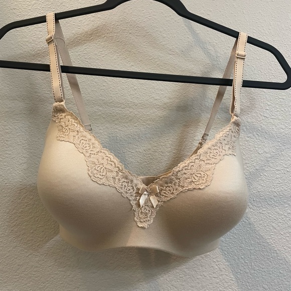 Maidenform | Intimates & Sleepwear | 34 D Bra | Poshmark
